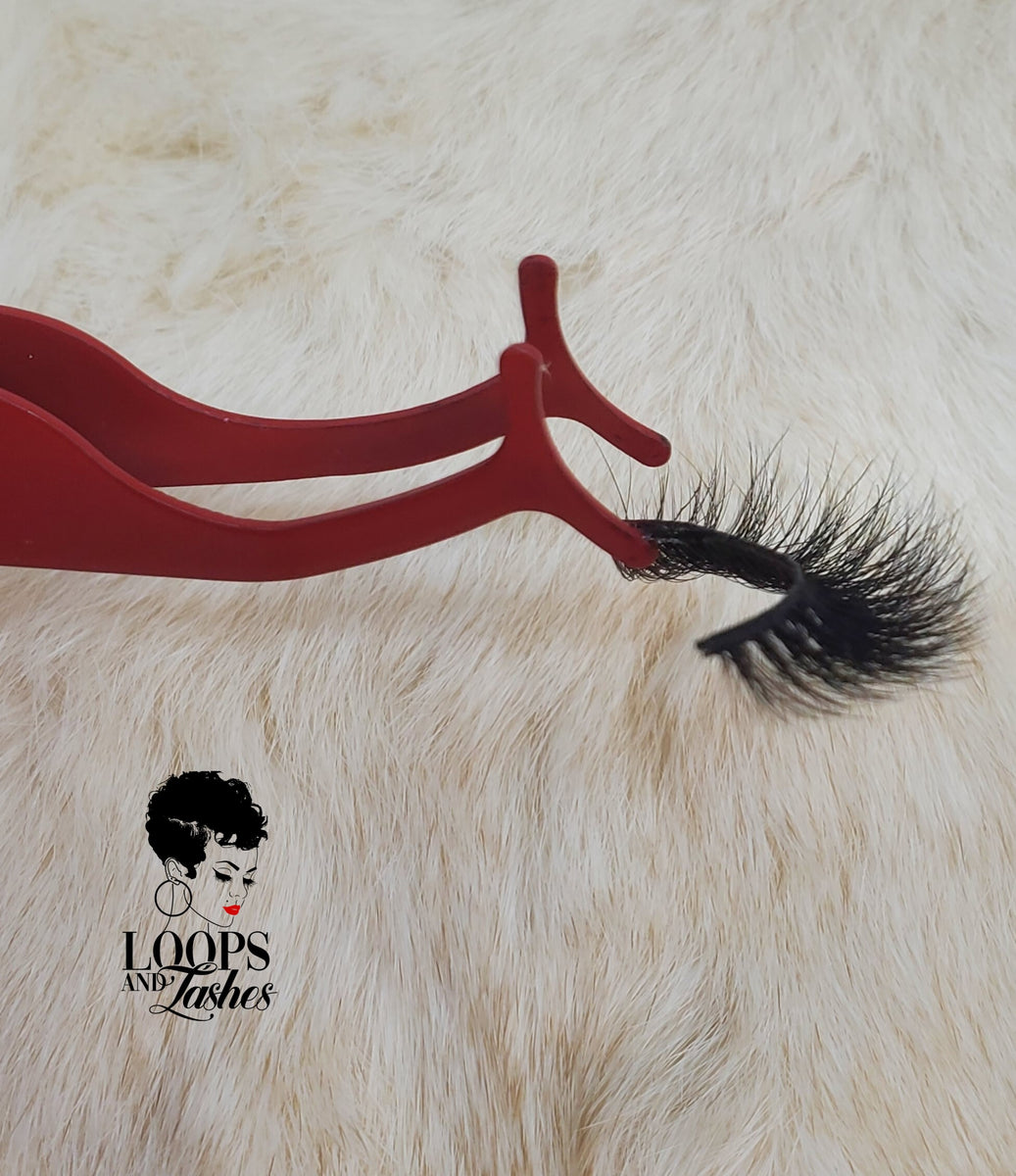 London Lashes – Loops and Lashes